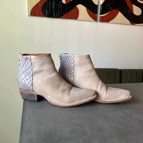 Freebird by Steven | Shoes | Rule Elegant Beige Ankle Boots Western ...